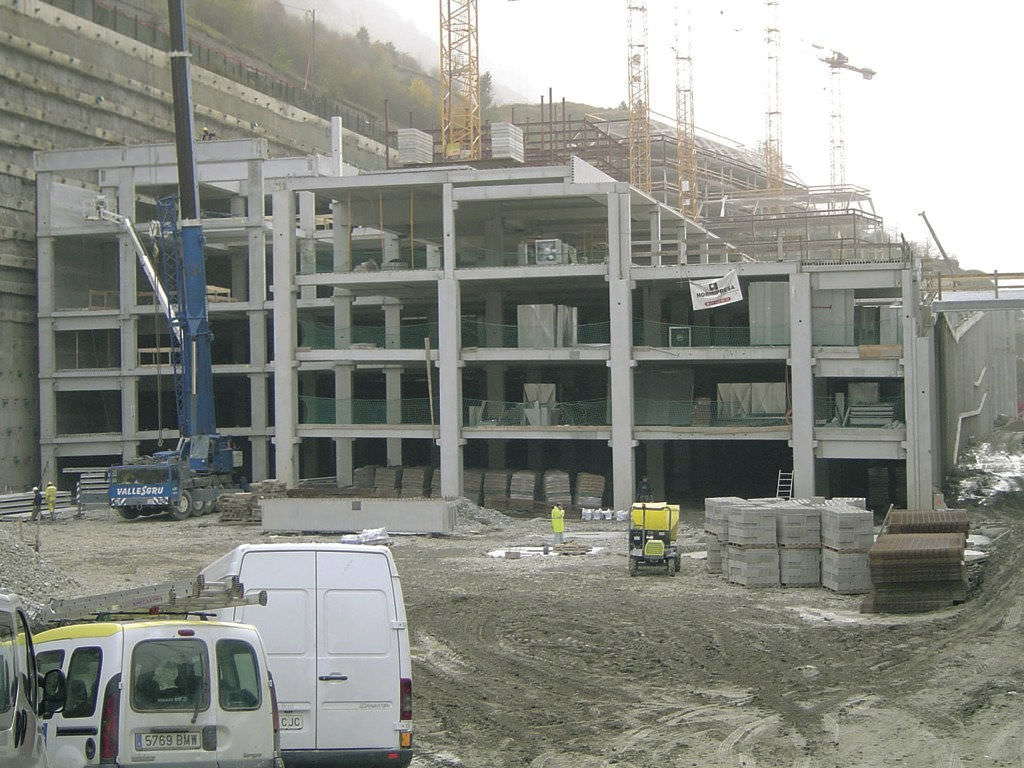 Poste prefabricado de hormigón - HORMIPRESA - prefabricado / rectangular