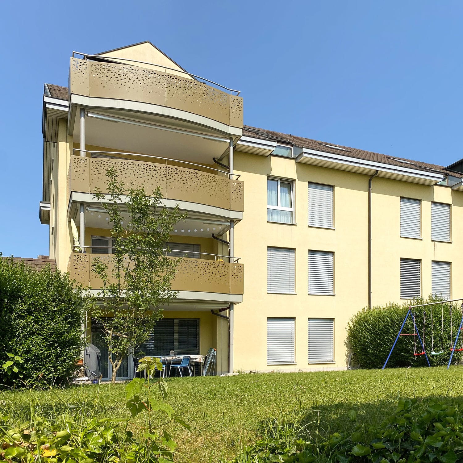 Barandilla de HPL - CELLON - Nielsenstrasse Buchrain - Bruag Design ...