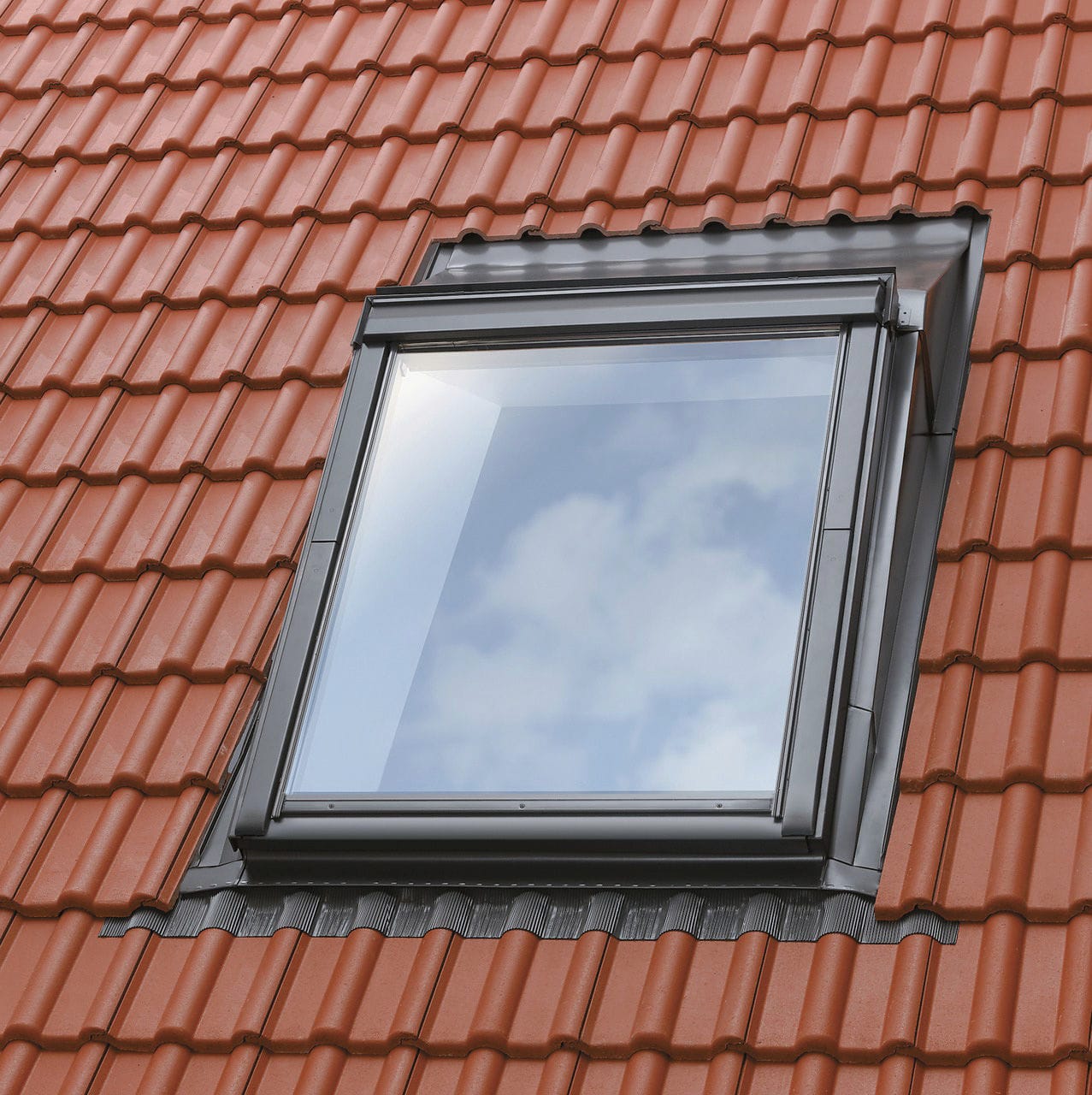 Teja portuguesa - GRANADA - Isiklar Building Materials Inc. - de arcilla