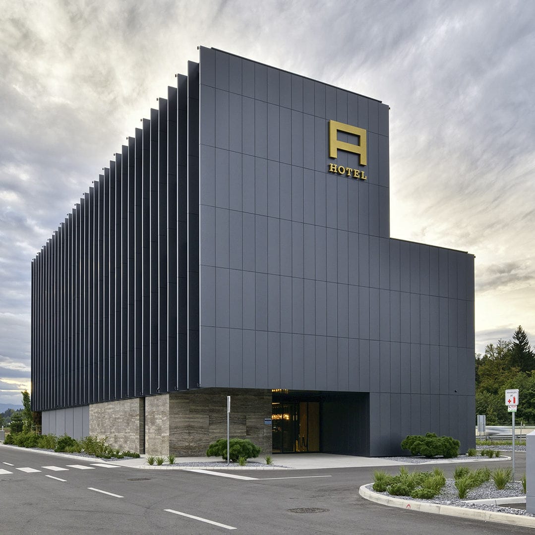 Revestimiento de fachada tipo cassette - HOTEL A - ALUCOBOND - de ...