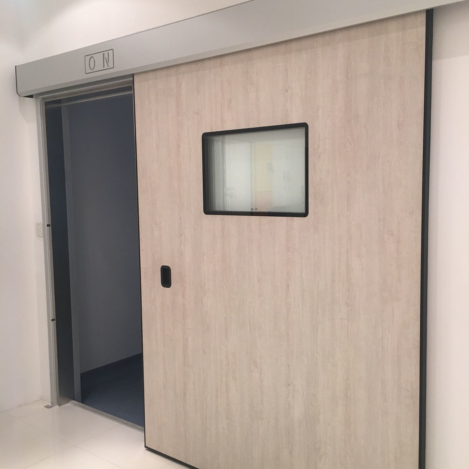 Puerta de interior - DEBO - de aluminio / de HPL / corredera