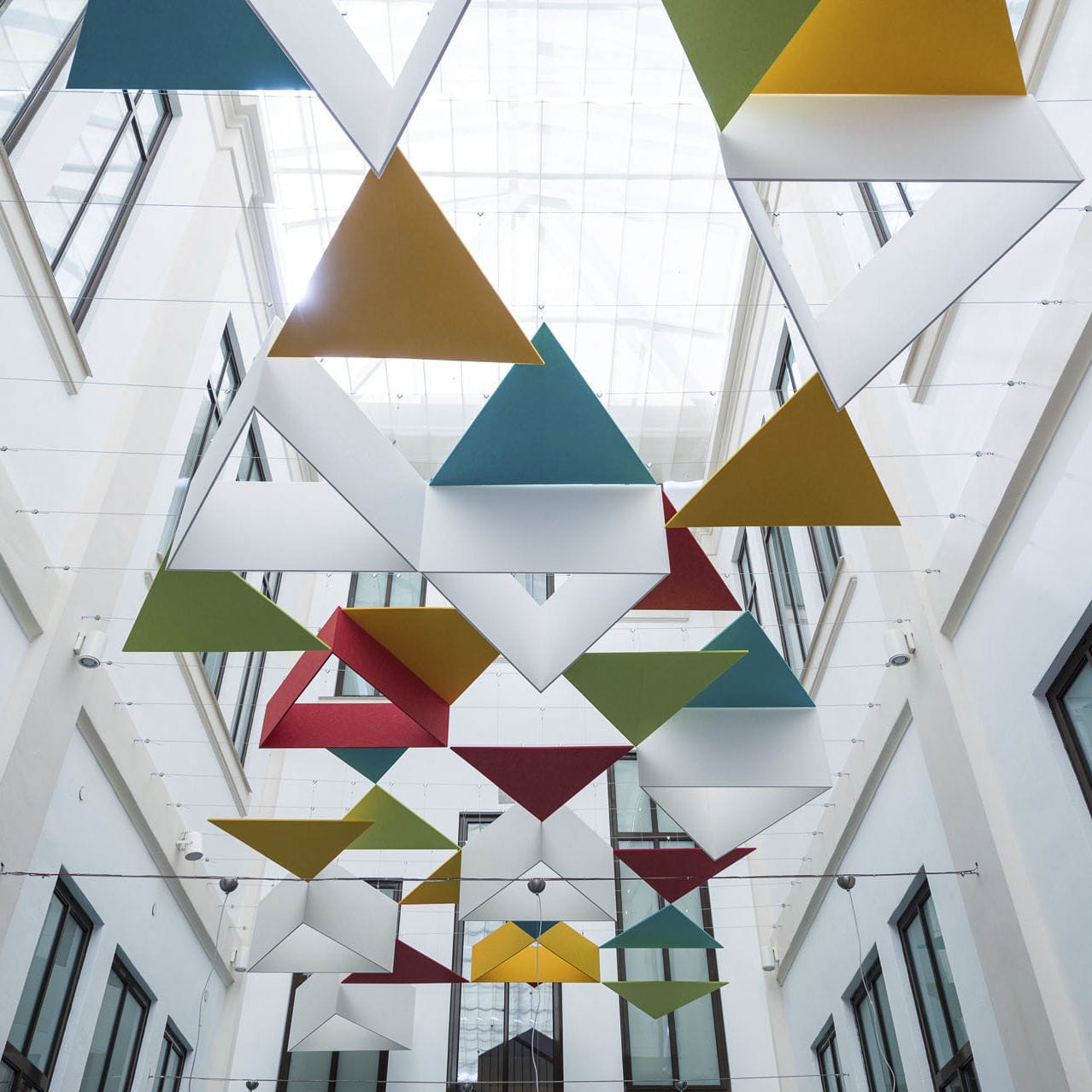 Panel acústico para techo - ECOcloud - Aistec - suspendido / de PET ...