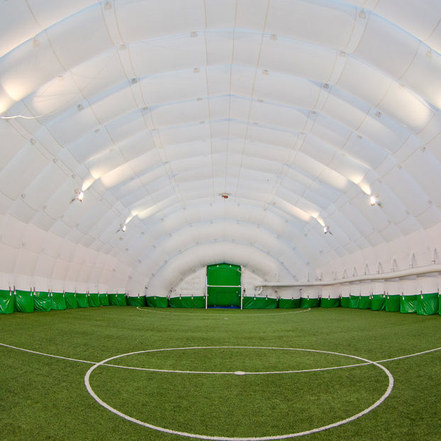 Estructura hinchable con membrana de PVC - INDOOR FOOTBALL FIELD ...