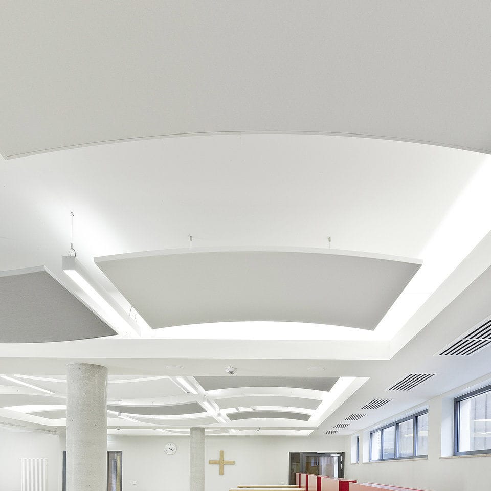 Falso techo de fibra mineral - Sonic Line Arc - Knauf Ceiling Solutions ...