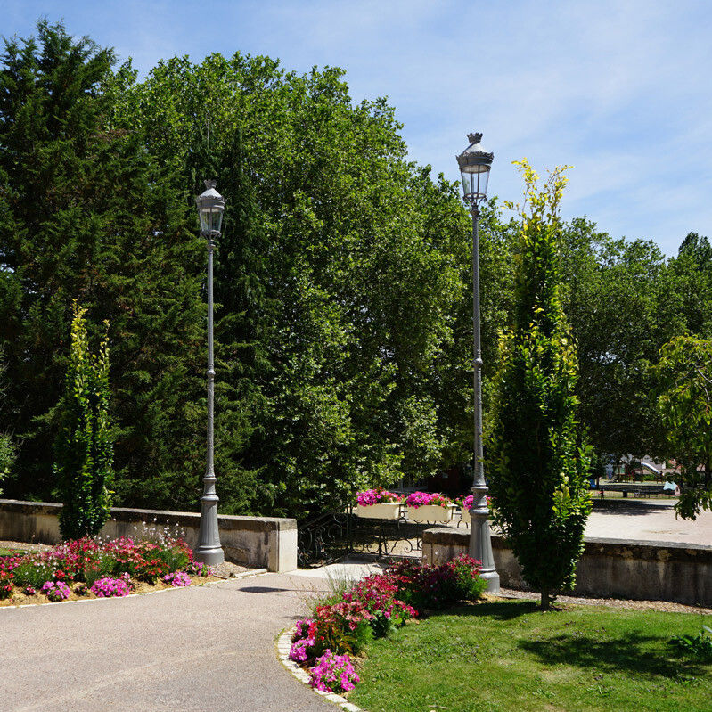 Mástil de iluminación - PARISIEN - ECLATEC International - de hierro fundido