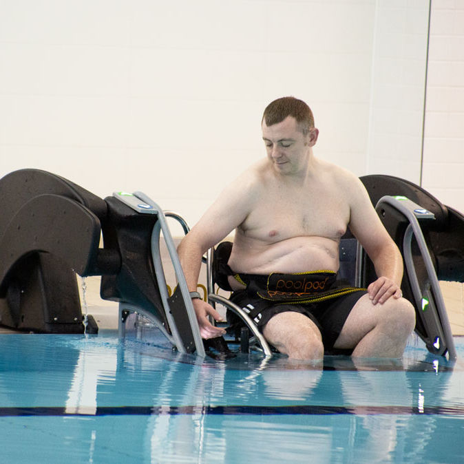 Plataforma elevadora para silla de ruedas - POOLPOD 2.0 - Cotenda ...