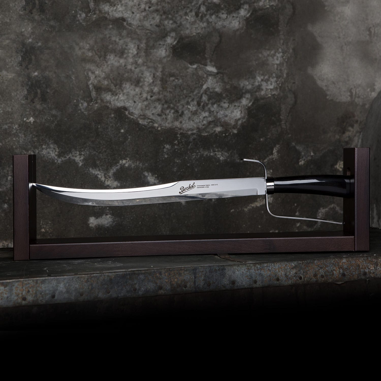 Cuchillo de cocina con mango de cuerno - SUPERIOR CHAMPAGNE SABRE BLACK ...