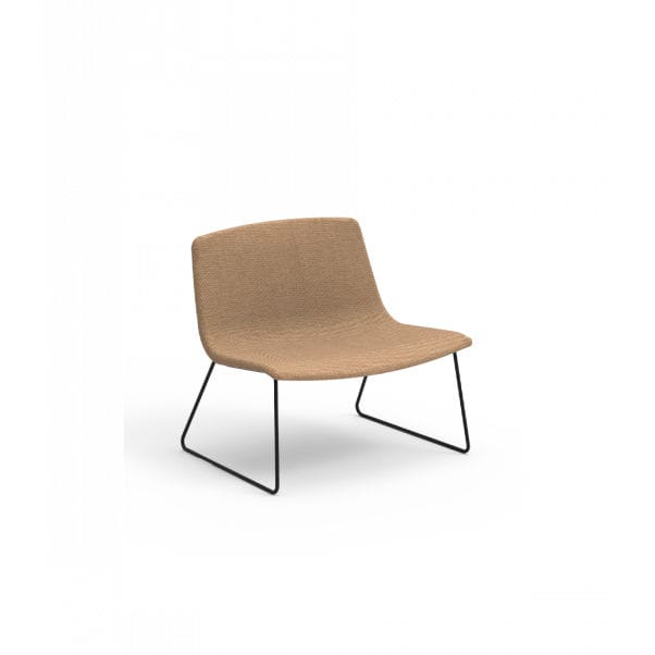 Sillón bajo contemporáneo - ICS - CAPDELL - de tejido / de metal / con reposapiés