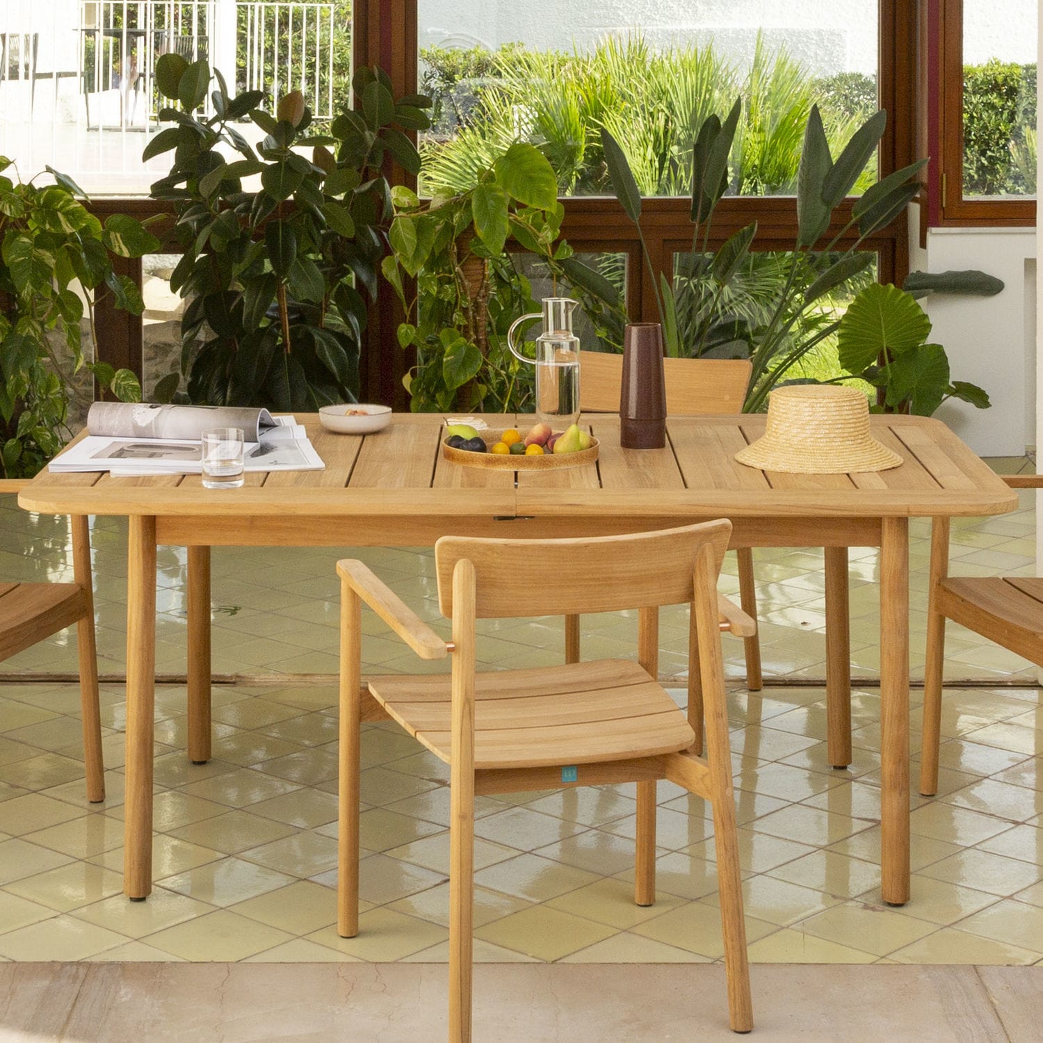 Mesa contemporánea - PEVERO - Unopiù - de teca / con base de teca ...