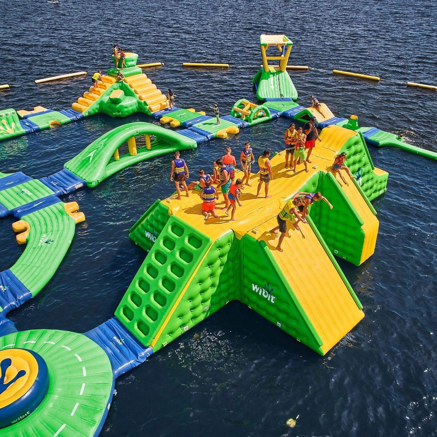 Juego hinchable para piscina pública - MOUNTAIN - Wibit Sports