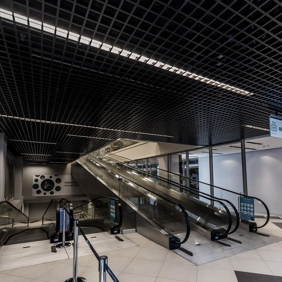 Falso techo de aluminio - AP104 - Apton Partitioning Limited - en losas ...