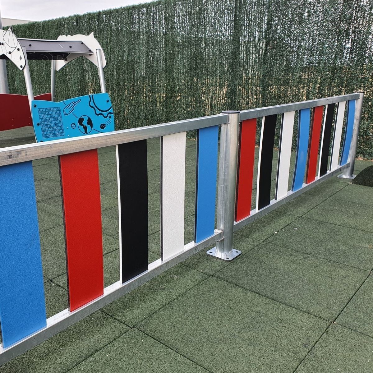 Valla para parque infantil - PLAYKIT - Industrias Agapito - con paneles ...