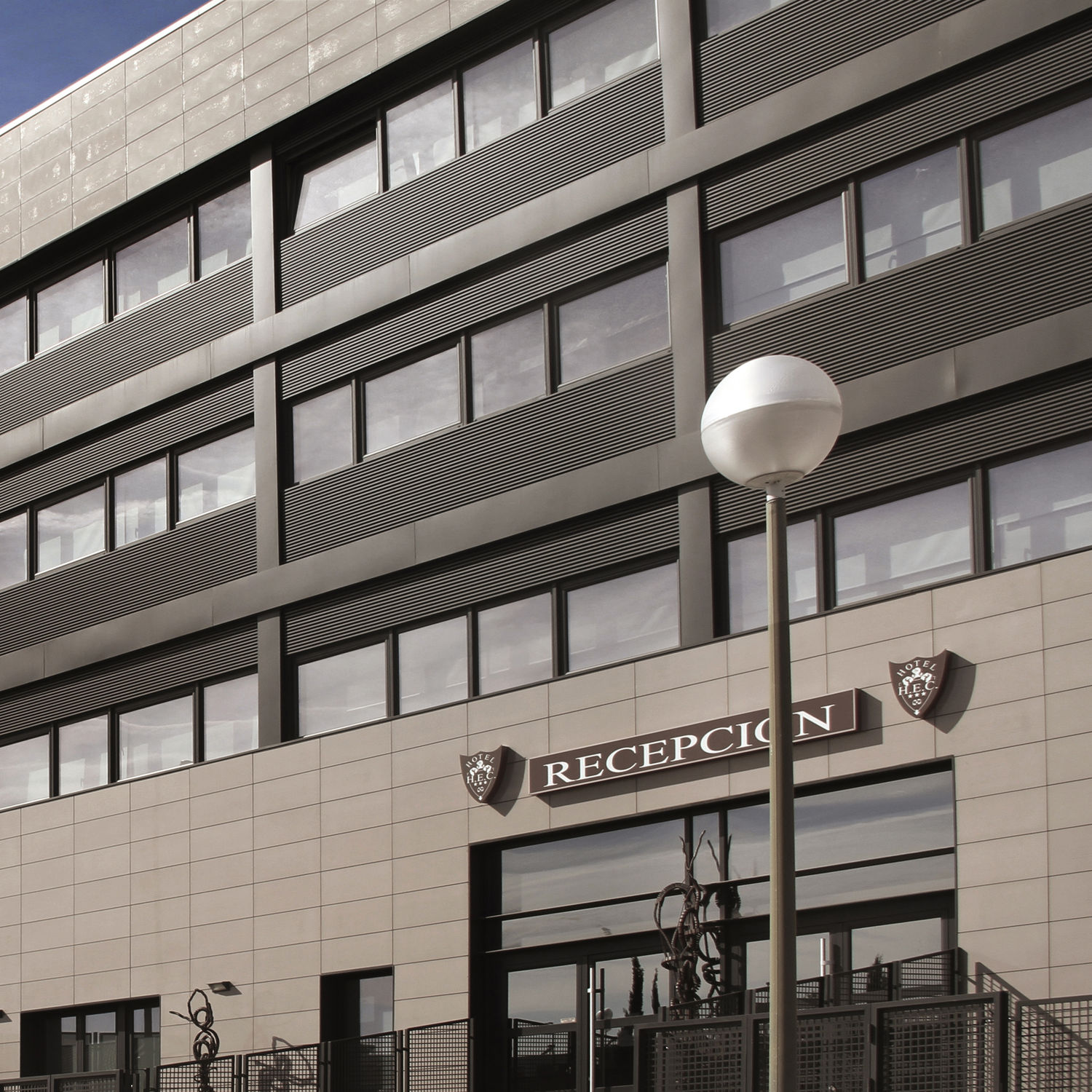 Revestimiento de fachada de paneles - FRONTEK : TITANIA - Greco Gres ...