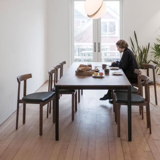 Mesa de comedor contemporánea - ABLE - BENSEN - de chapa de madera / de mármol / con base de ...