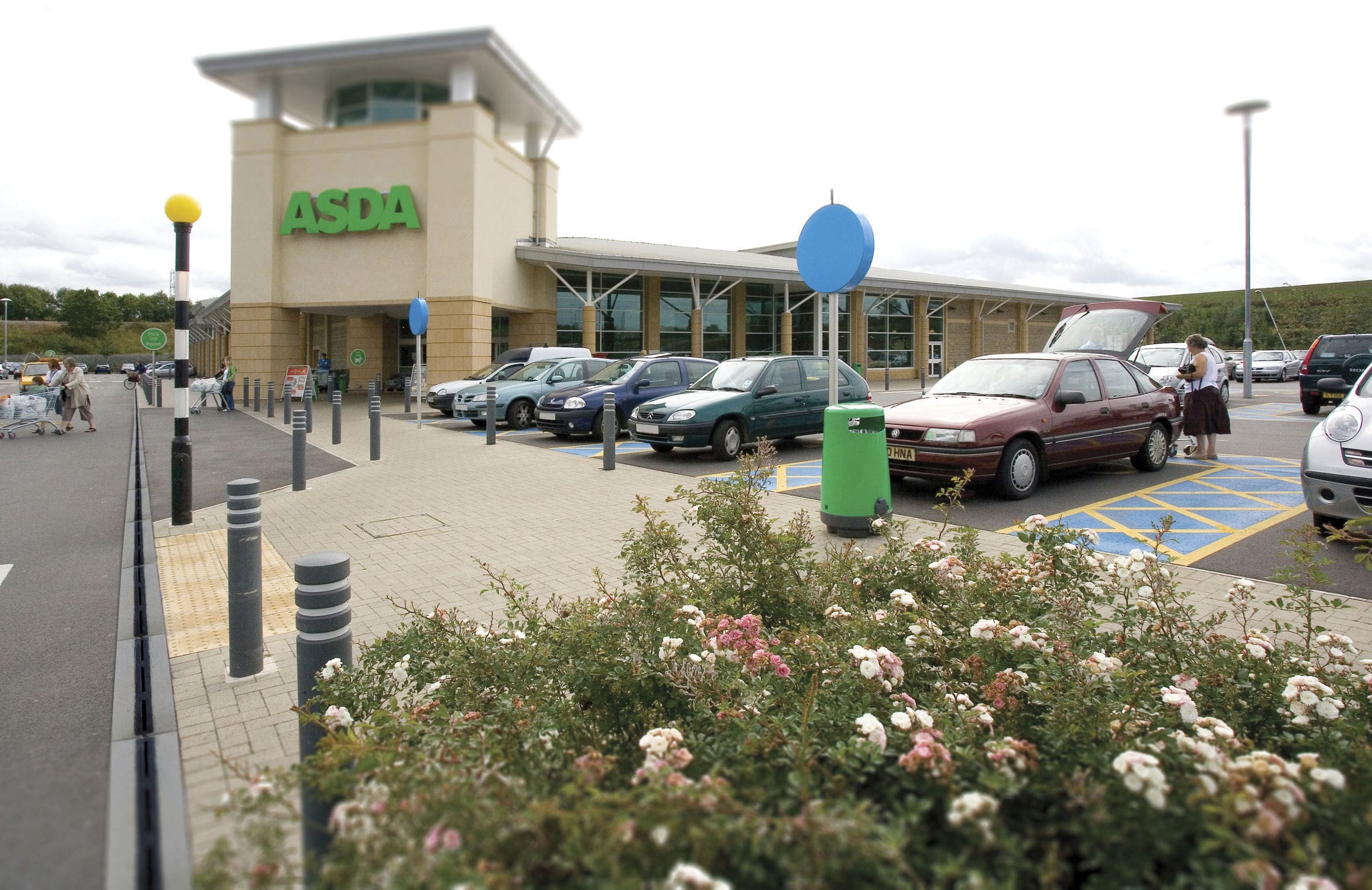 Canal de drenaje de hormigón - SAFETICURB® - Aggregate Industries - con ...