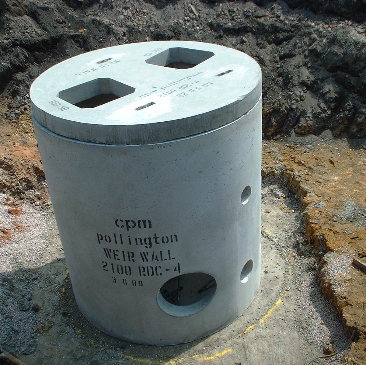 Boquete de hormigón - COMPLEX WEIR WALL CHAMBERS - CPM Group Ltd