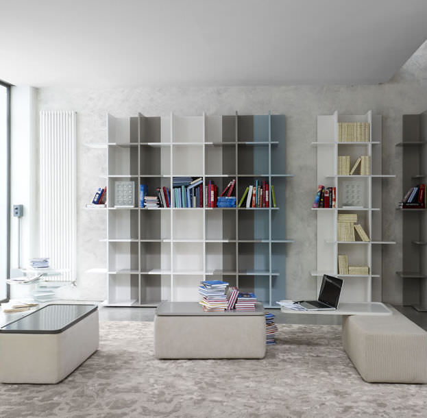 Biblioteca modular / contemporánea / de madera lacada - OKA - CINNA