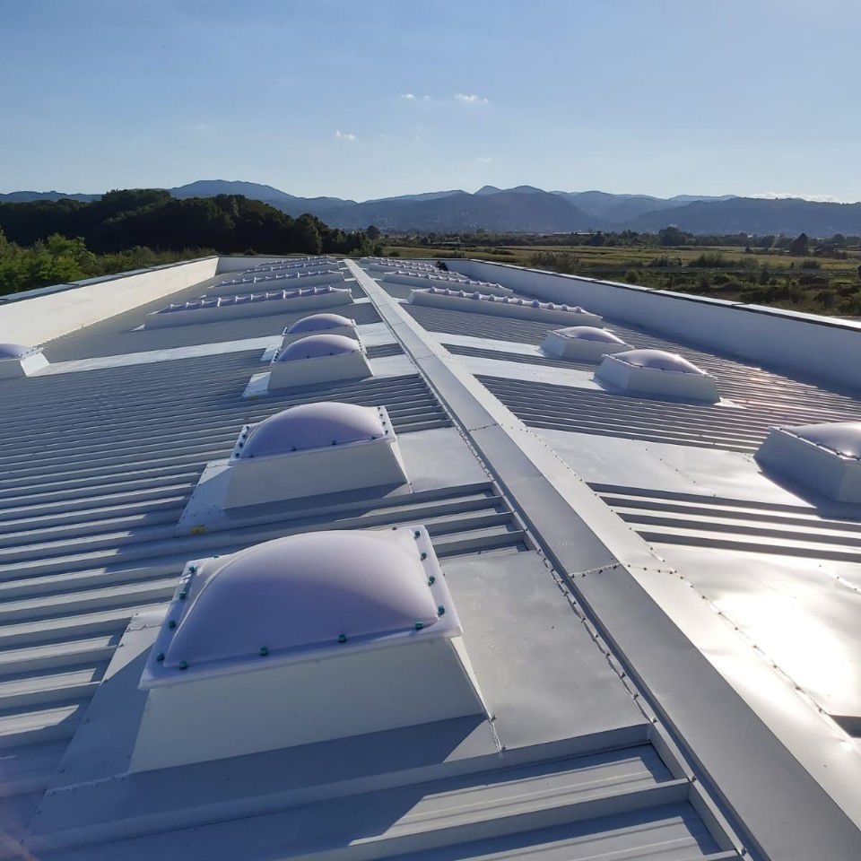 Claraboya tipo domo para iluminación de policarbonato - STANDARD ...