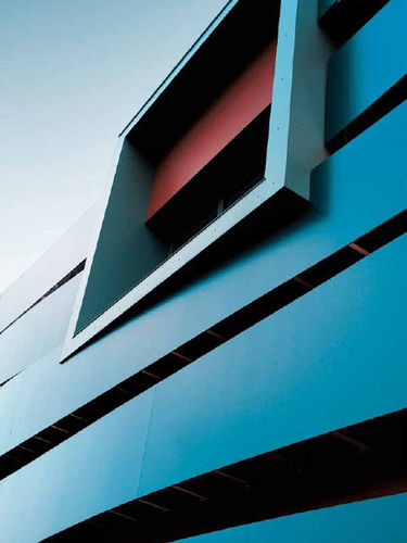 Revestimiento de fachada de paneles / de material compuesto / lacado ...