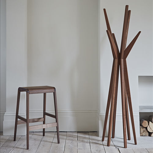 Perchero de pie - JACKSON - Dare Studio - contemporáneo / de nogal americano